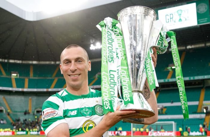 Photo Scott Brown Gets His Hands On Celtics Premiership Trophy