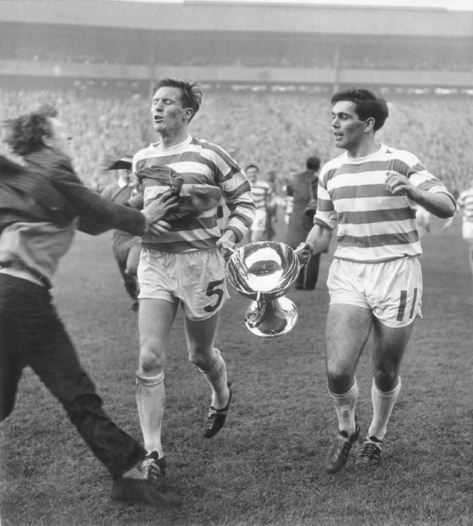 Celtic 2 Rangers 1 – A Yogi double then pitch invasion as Rangers fans ...