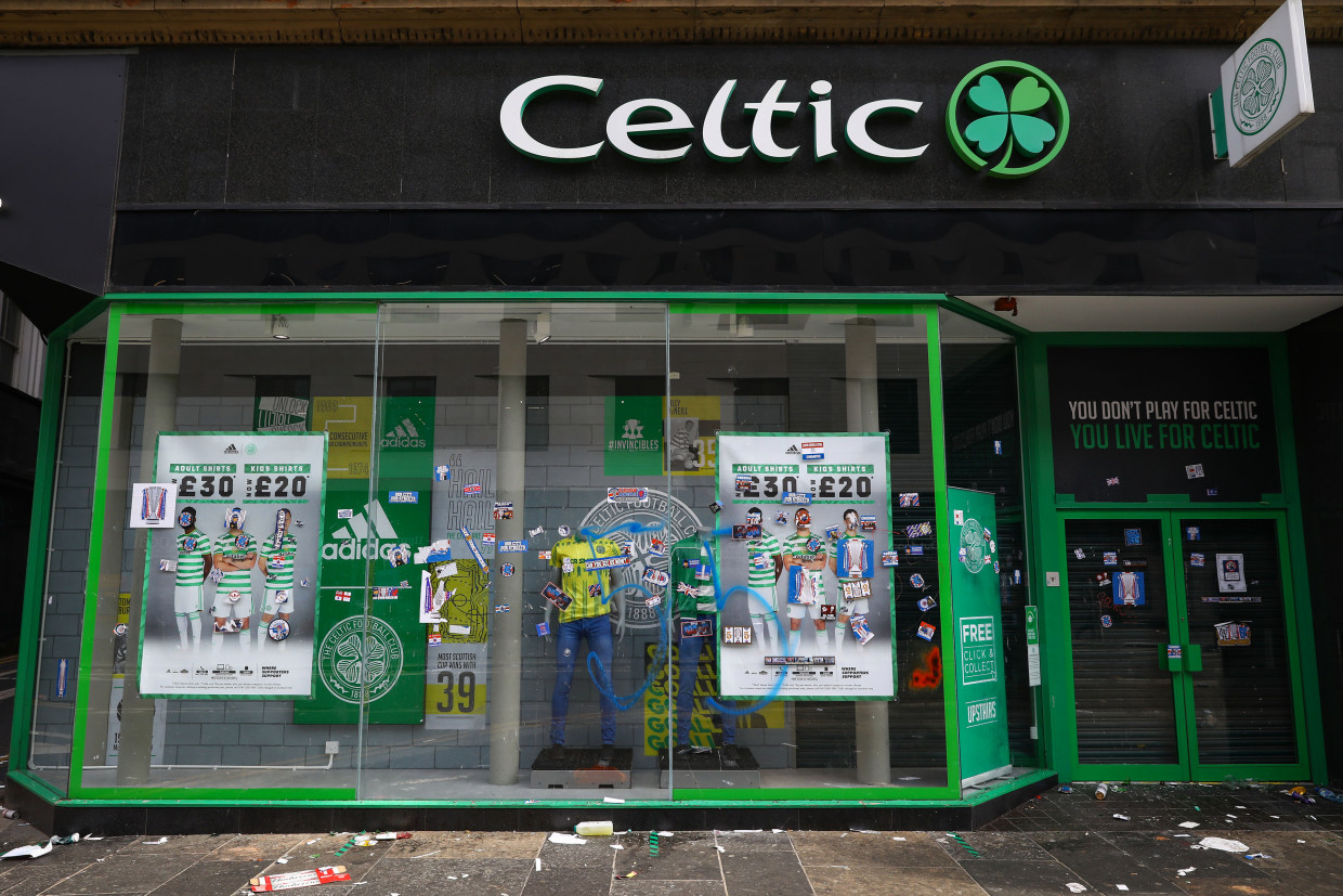 New photos: The Celtic shop on Argyll Street vandalised