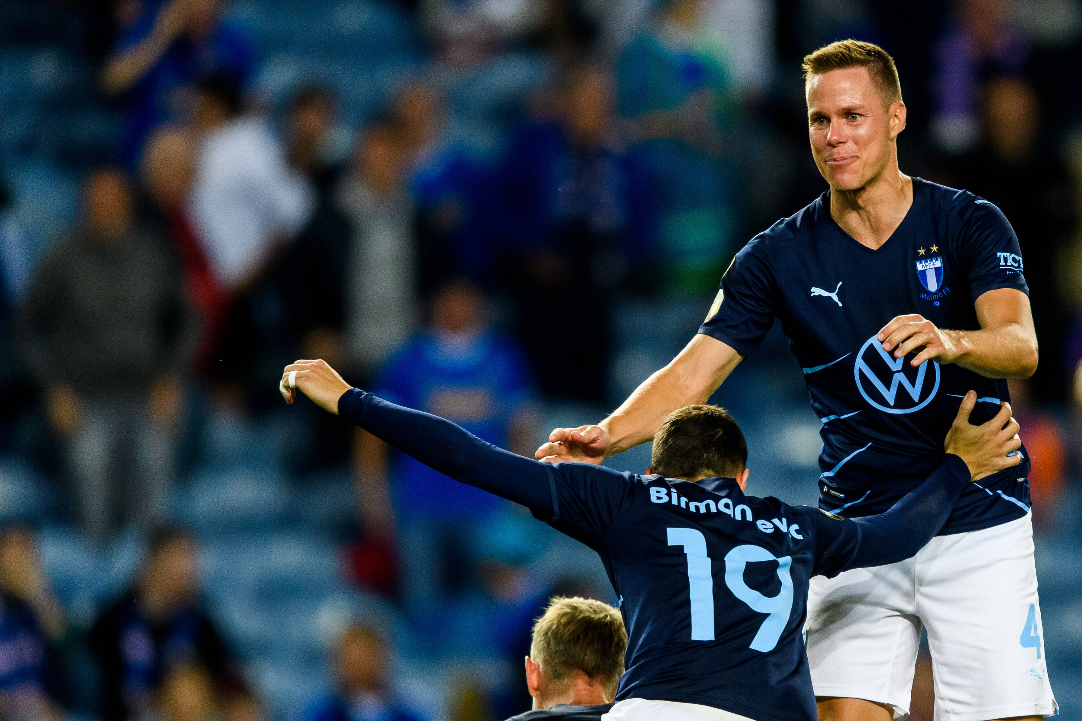 Malmo Win at Ibrox – No Words Needed, Just Enjoy The Scenes