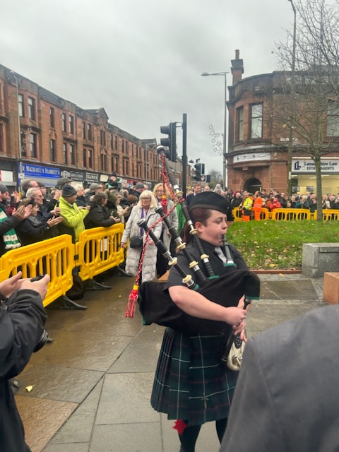 Video: Liz McNeill unveils Caesar statue in Bellshill to great acclaim