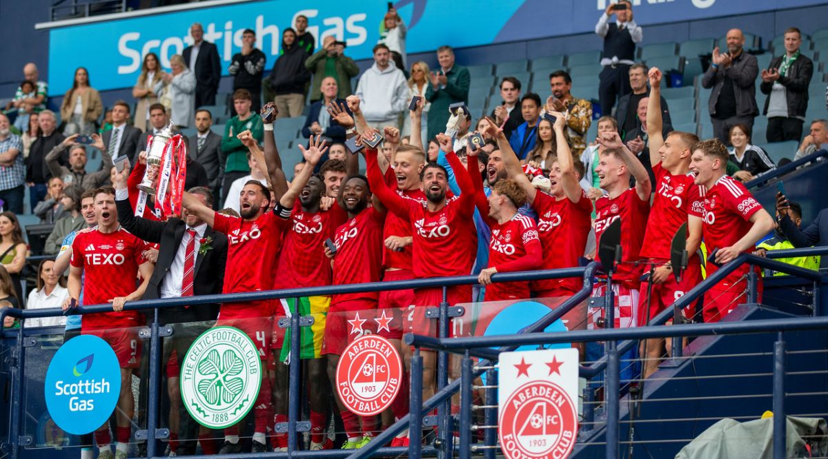 Schmeichel Apologises After Cup Final Error but Celtic Stand by Their No.1