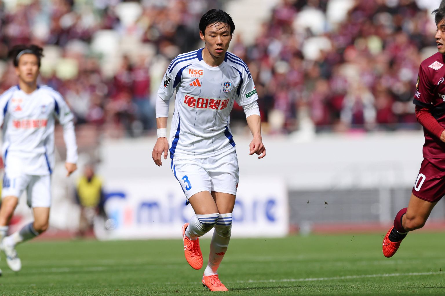 Hayato Inamura departs airport in Japan on his way to Paradise